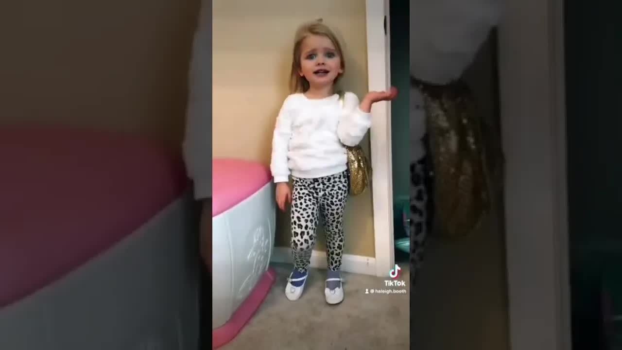 Toddler's sassy response to mom about her shoes