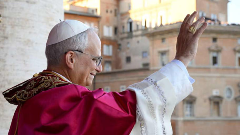 Chicago Newspaper Finds Photo of Pope Leo XIV at White Sox World Series ...