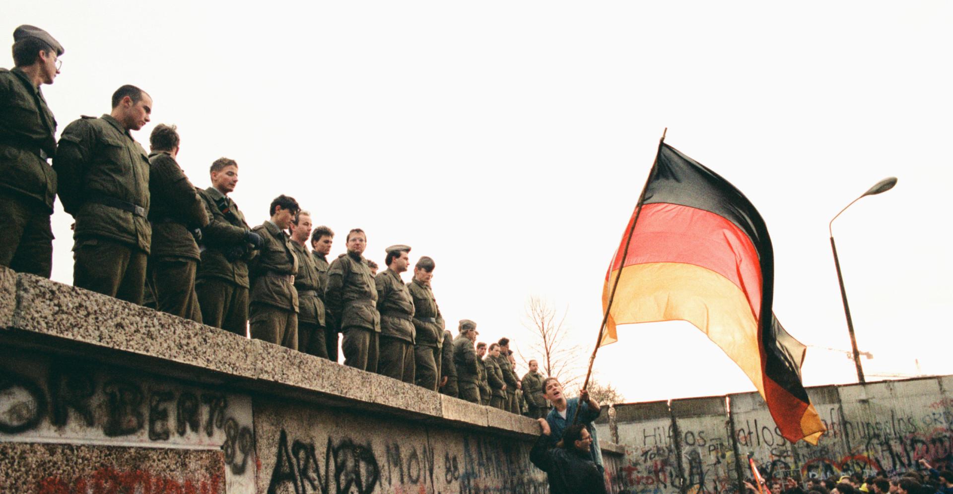 Time machine to the '80s: The decade's iconic events