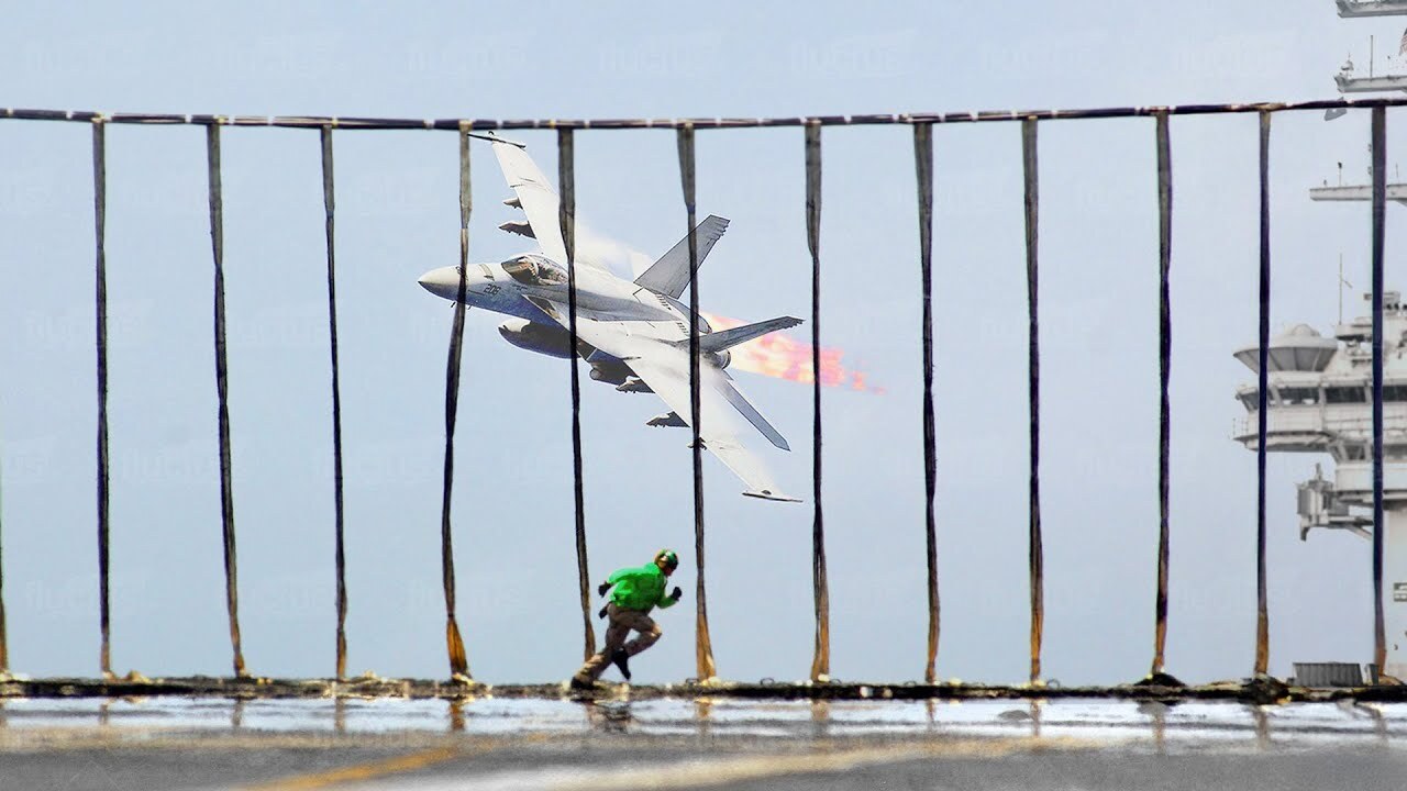 US Radical Solutions to Catch Distressed Planes on Aircraft Carrier