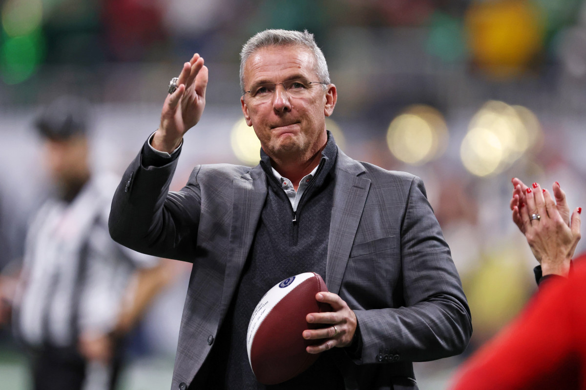 Urban Meyer Has Clear Stance on Oregon Football Blue Blood Debate