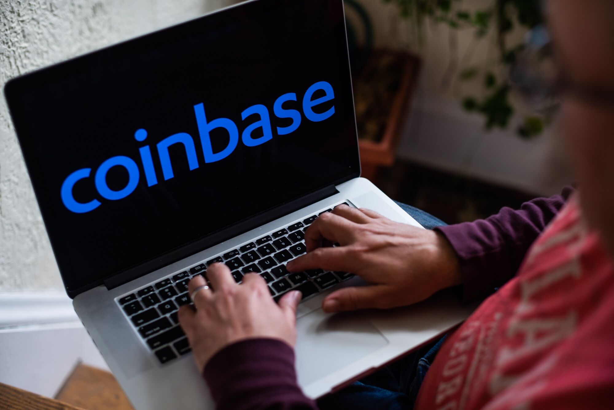 Coinbase Posts Jump in Revenue, Drop in Quarterly Earnings
