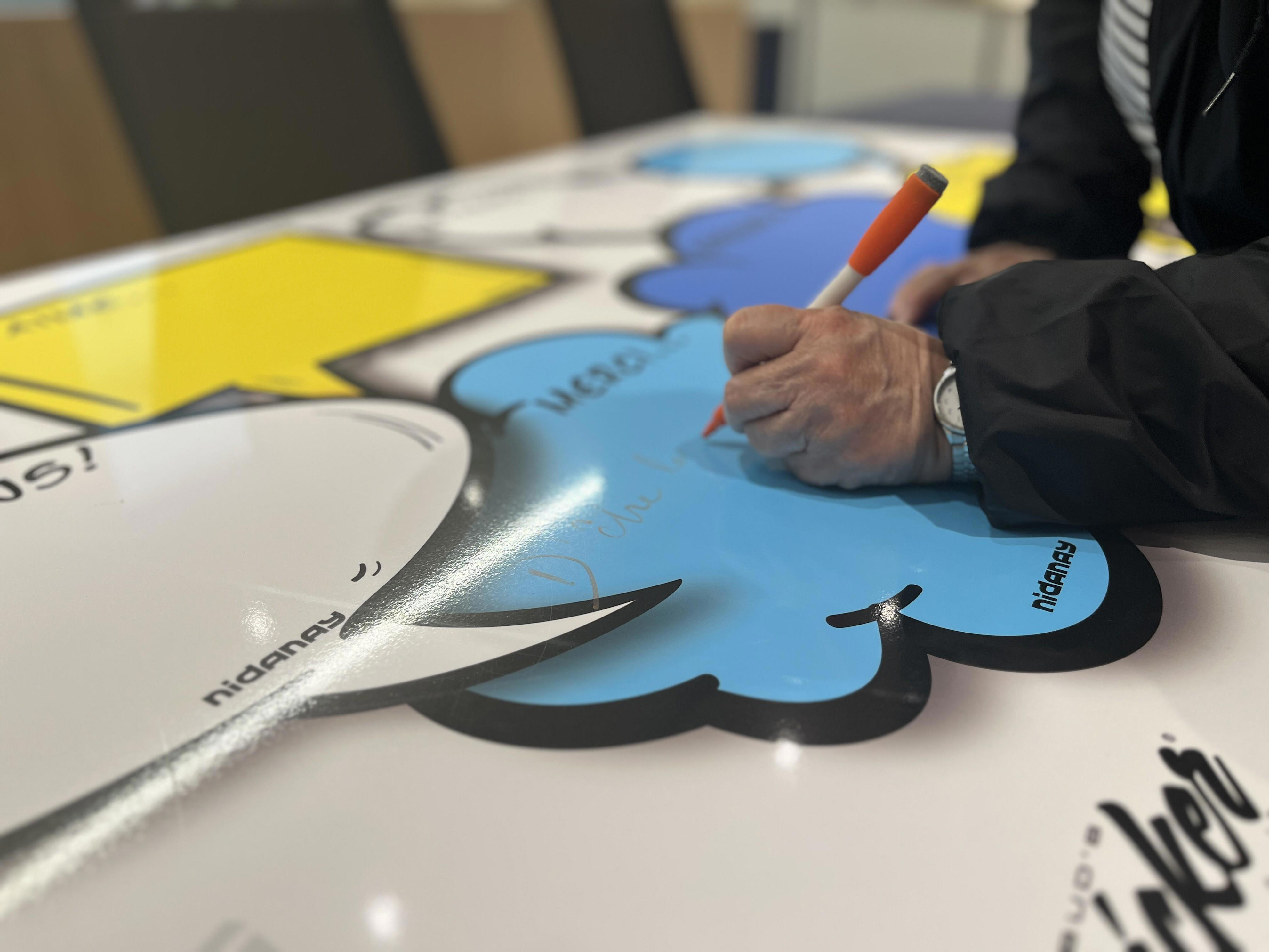 Un tableau pour briser l’isolement installé dans une résidence de Rouyn ...