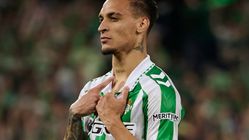 Apa Kabar GOAT Antony? Real Betis Bertekad Permanenkan Antony dari ...