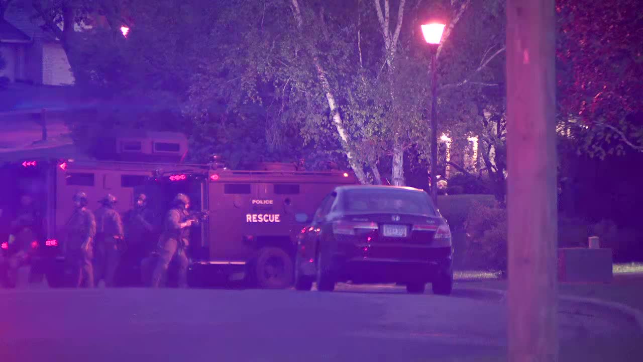 Burnsville police find man dead after standoff