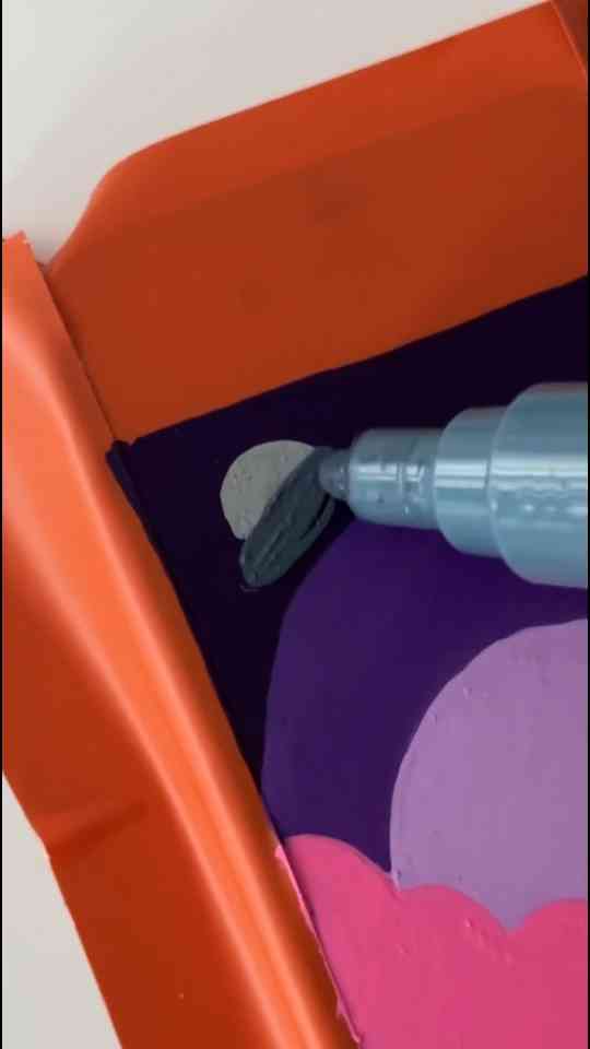 A Brilliant Idea to Customize an iPhone 4 — Funny Twist at the End