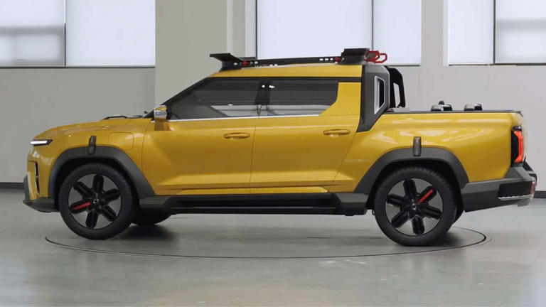 KGM prepara un nuevo pick-up, el Torres EVT