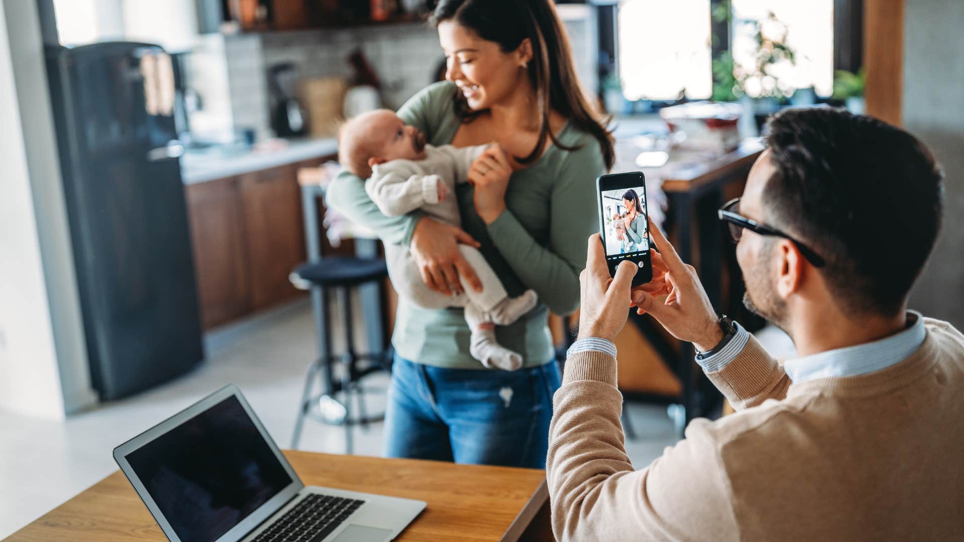 11 Things A Good Husband Does That Make His Wife's Friends Extremely ...