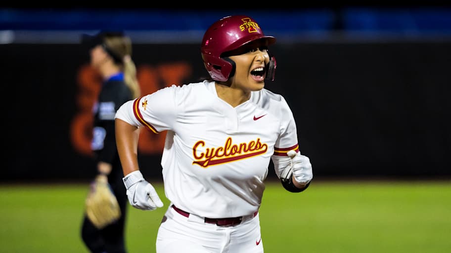 Iowa State softball storms into next round at Big 12 Championship