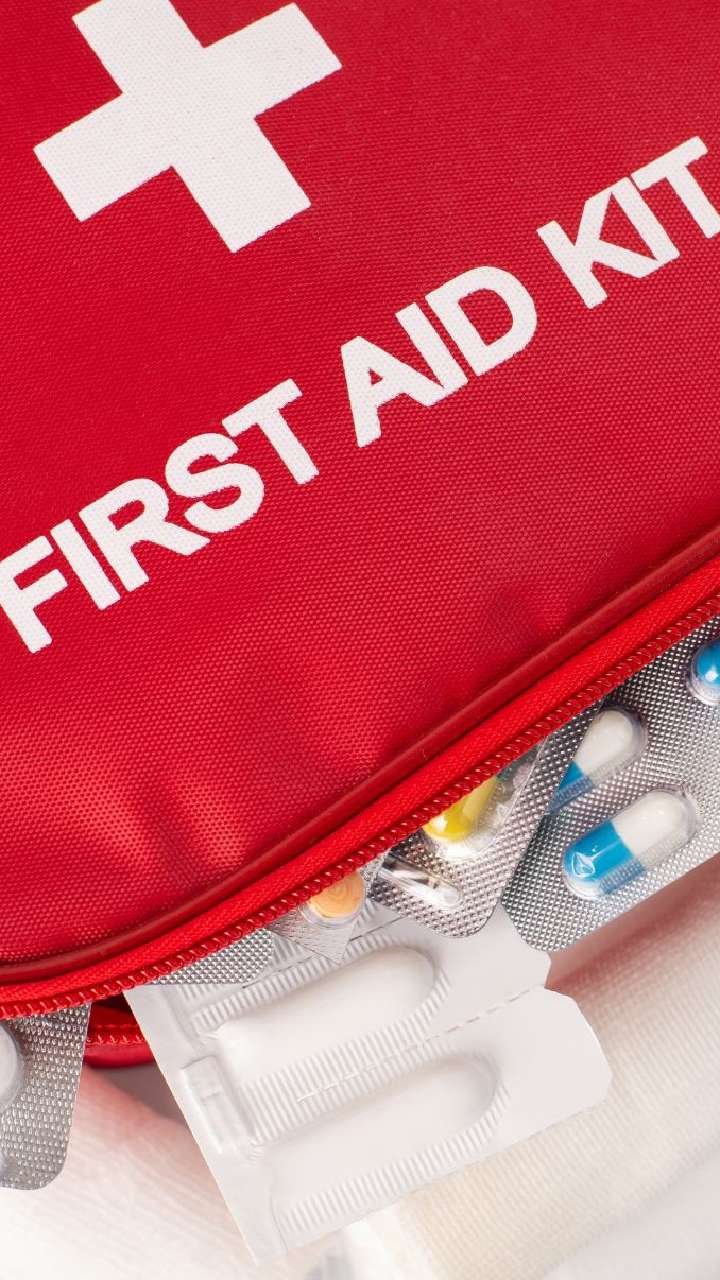 10 Items To Keep In The First Aid Kit For Emergency Situations
