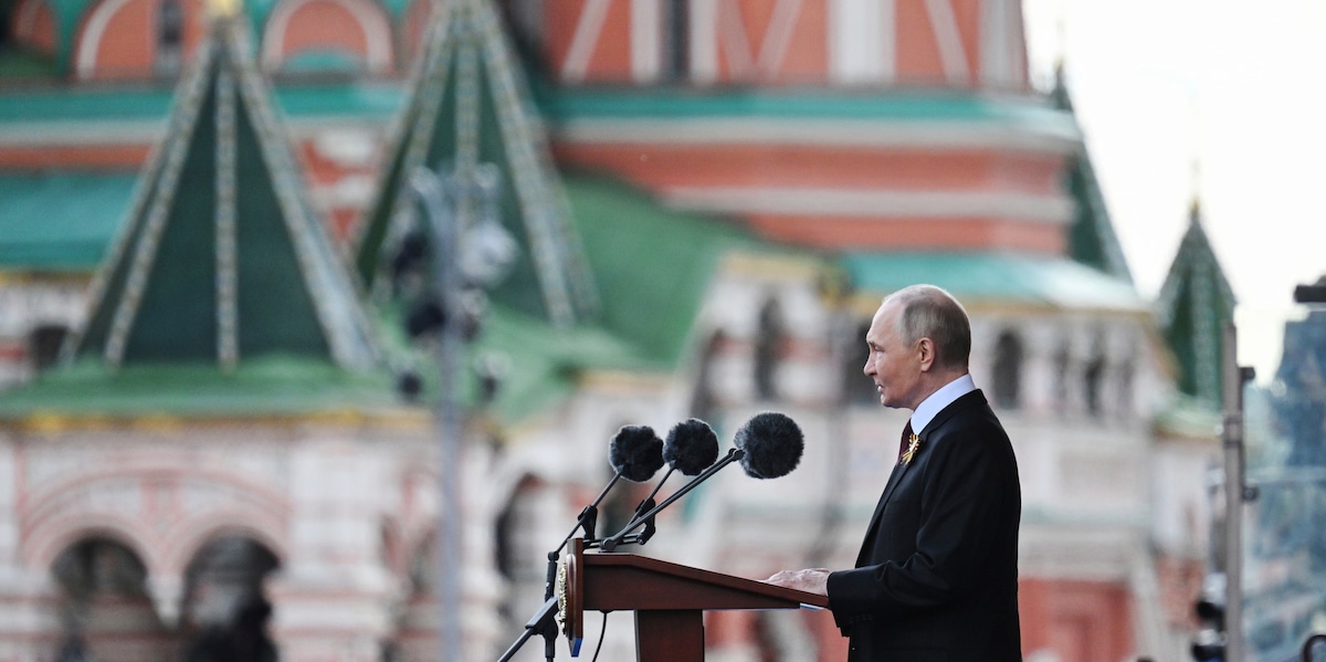 Mirja und Sky du Mont: Ex-Paar zeigt sich Arm in Arm in Hamburg