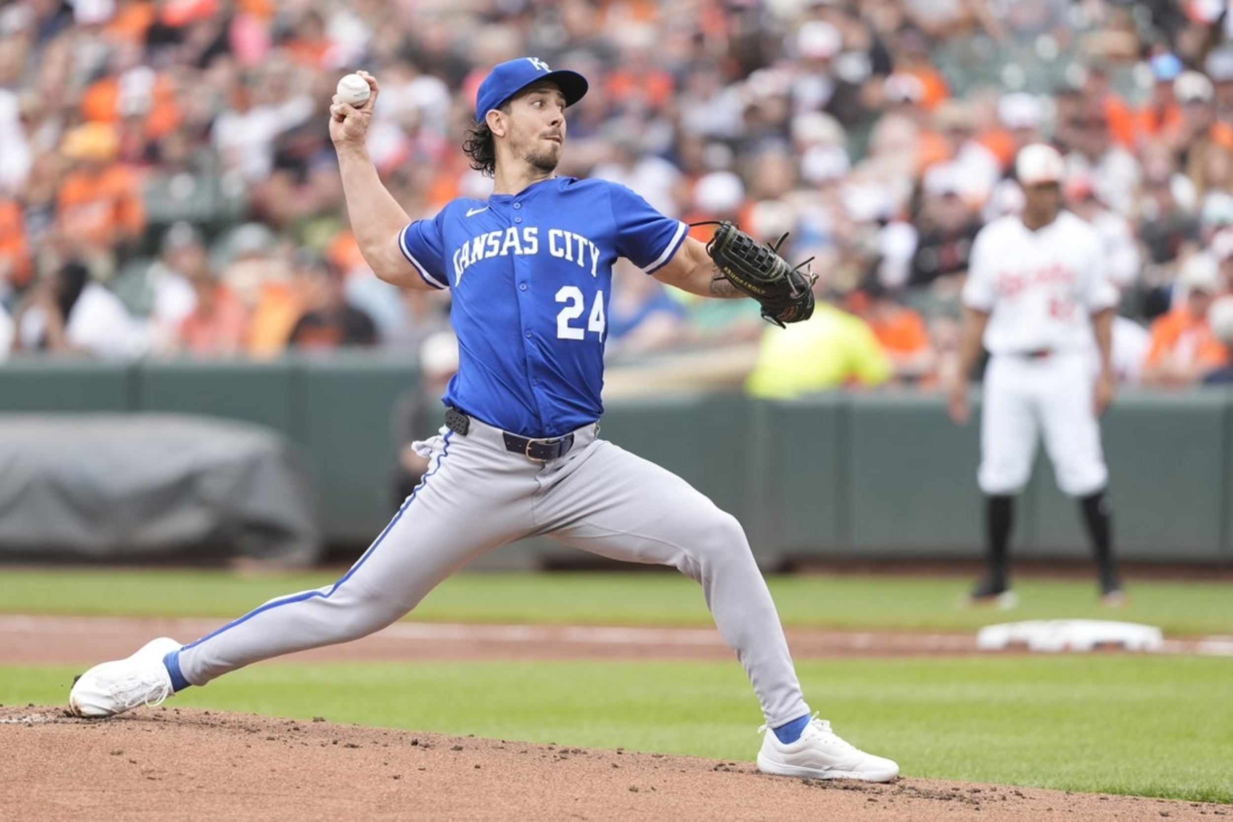 Royals ride hot starting pitching into series vs. Red Sox