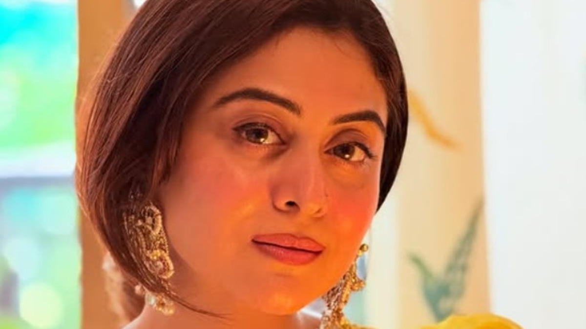 Falaq Naaz Slams Muslim Actors For Silence Amid India-Pakistan Conflict ...