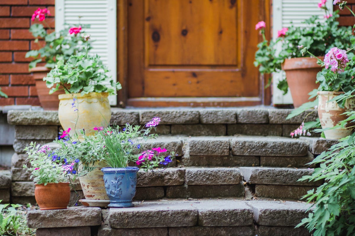 35 clever container gardening ideas to transform any outdoor space