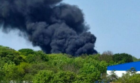 Worksop fire: Huge blaze 'on industrial estate' seen for miles as black ...