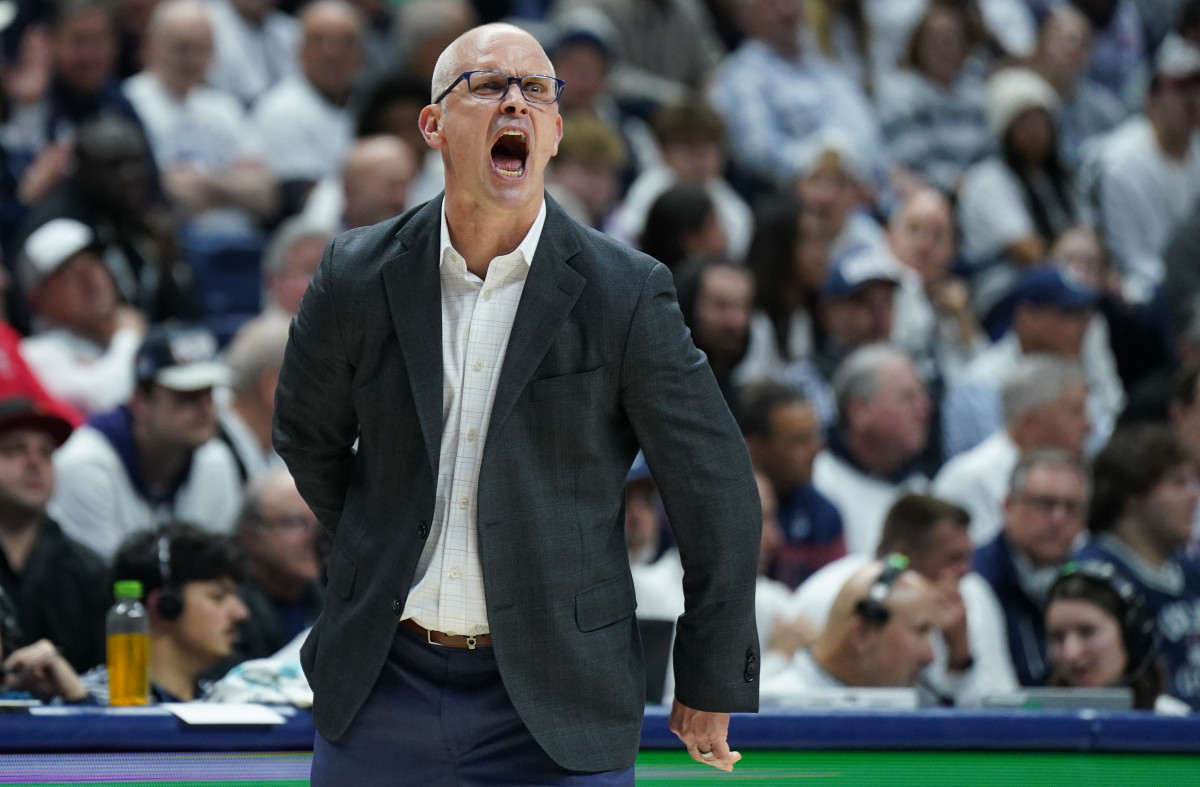 UConn coach Dan Hurley demands more dominance despite 16-game winning ...