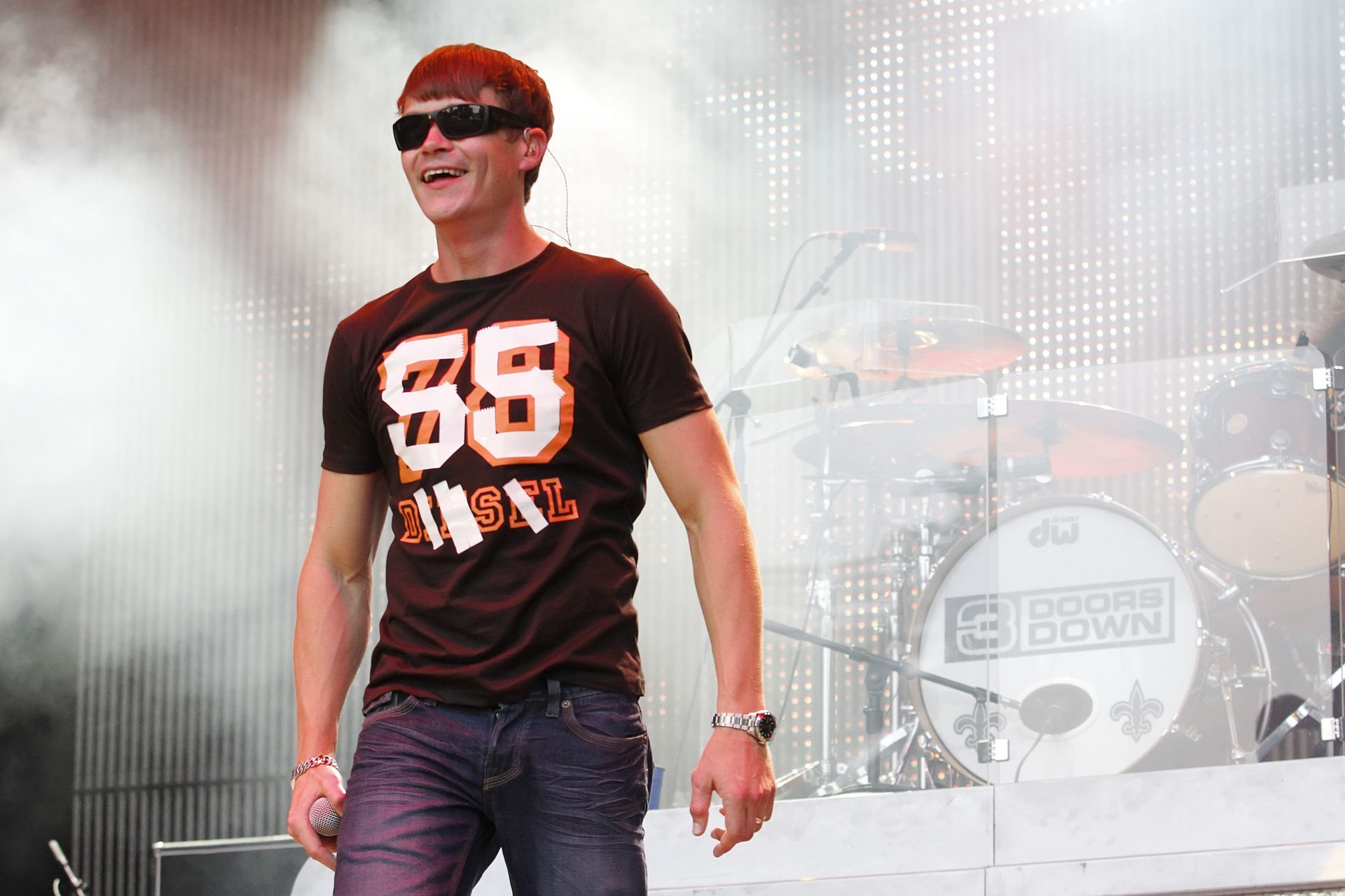 Stage 4 cancer: lead singer Brad Arnold of 3 Doors Down is very ill