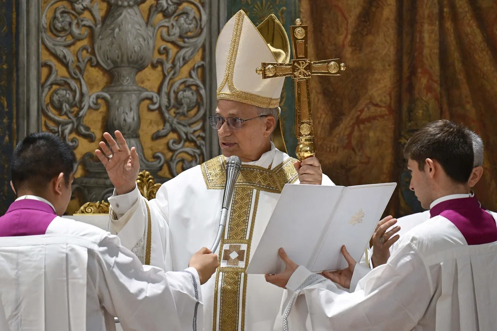 Pope Leo XIV holds first Mass as supreme pontiff, urges evangelization ...