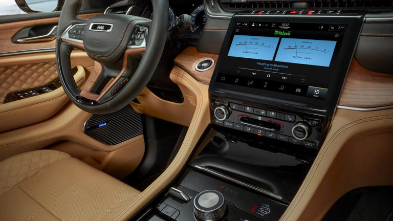 Grand Cherokee L Interior