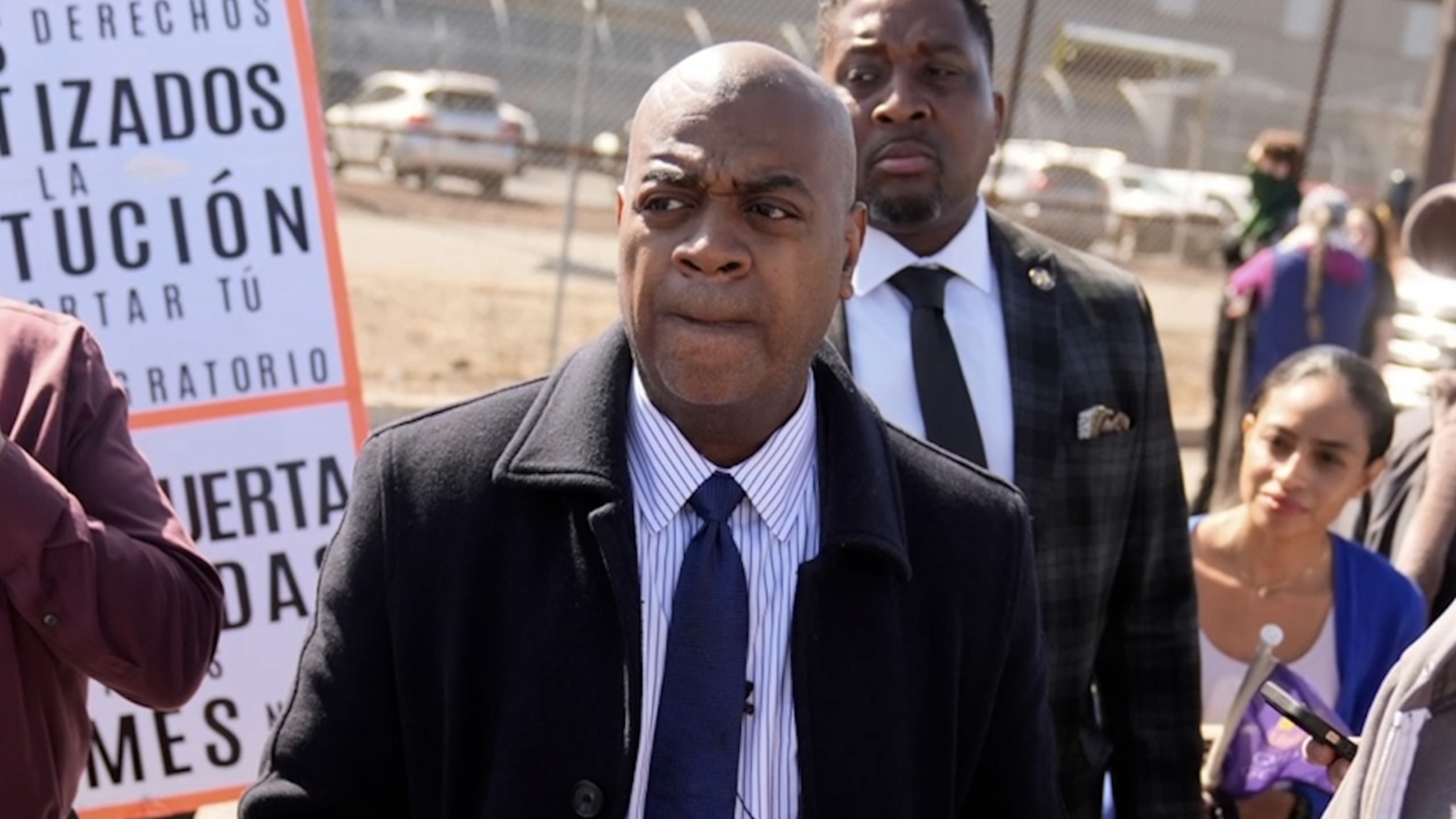 Newark mayor arrested at ICE facility while joining Democrats to ...