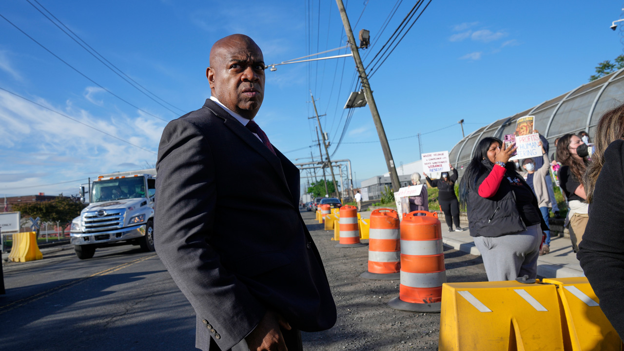Newark Mayor Ras Baraka defiant following arrest at immigration ...