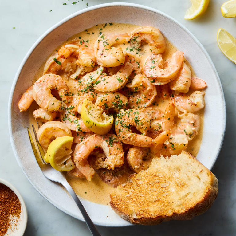 My 20-minute creamy lemon garlic shrimp is a one-pan masterpiece