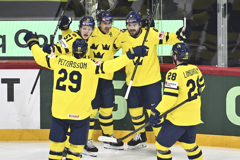 Švédové útočí na první finále od triumfu z roku 2018, Švýcaři na druhé ...