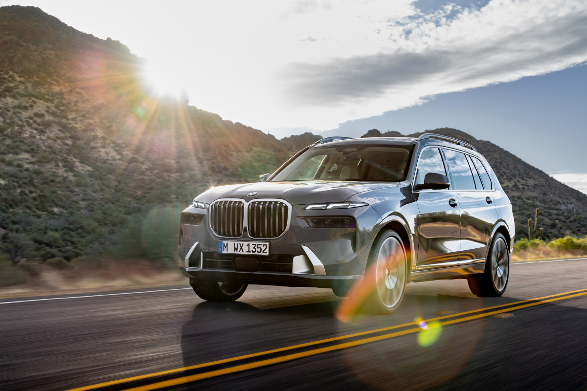 2026 BMW X7 Lease Deal this November Goes for Less Than $1,000 Per Month