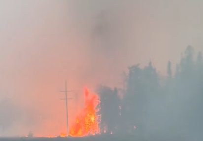 2 dead in Manitoba wildfire as crews continue to battle major blaze