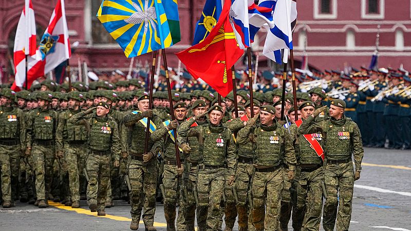 Russia stages massive victory day parade, Putin hails troops in Ukraine ...