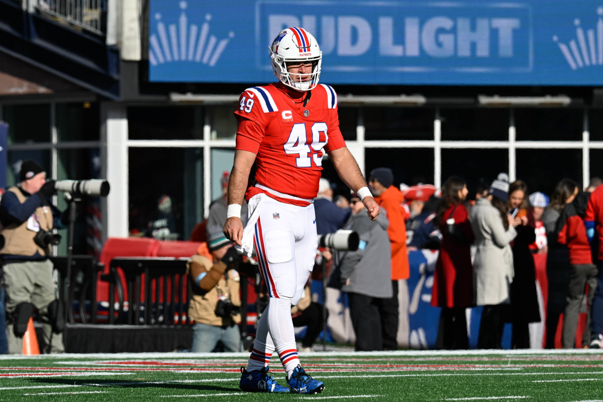 Dolphins Sign Former Patriots Long Snapper Joe Cardona