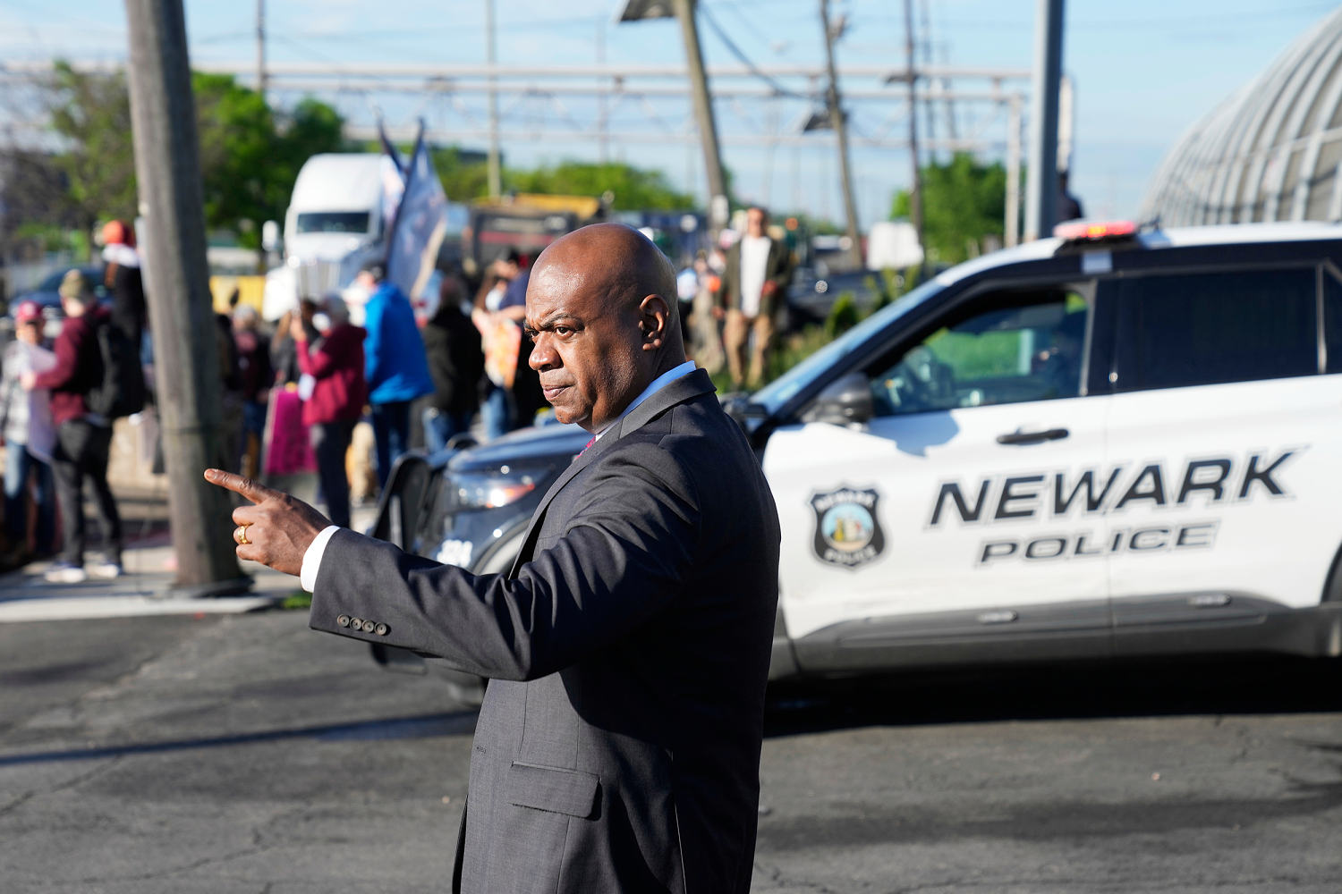 Newark mayor arrested at ICE detention facility in New Jersey for ...