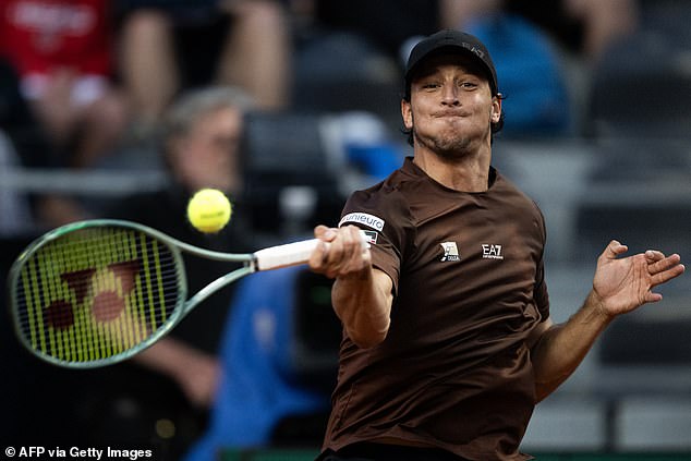 Jack Draper muscles his way past Luciano Darderi in Rome to reach the ...