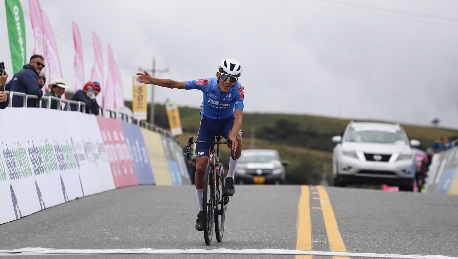 Yonatan Castro, ganador de la cuarta etapa de la Vuelta a la Juventud 2025