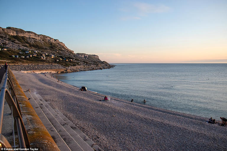 All 8 Routes The Boeing 737-800 Operates Within The UK