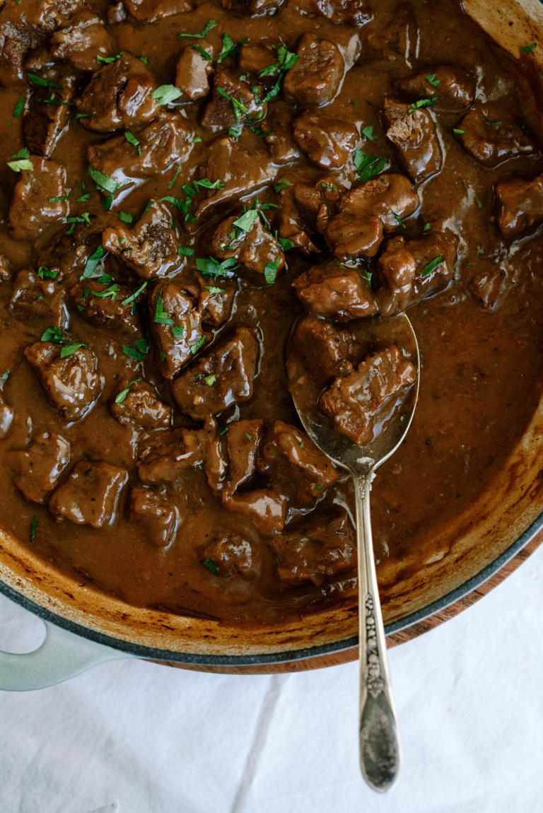 Homestyle tri tip with mashed potatoes and gravy