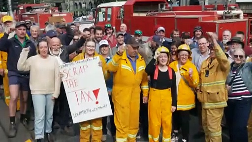 CFA volunteers and farmers protest Victoria’s proposed Emergency ...