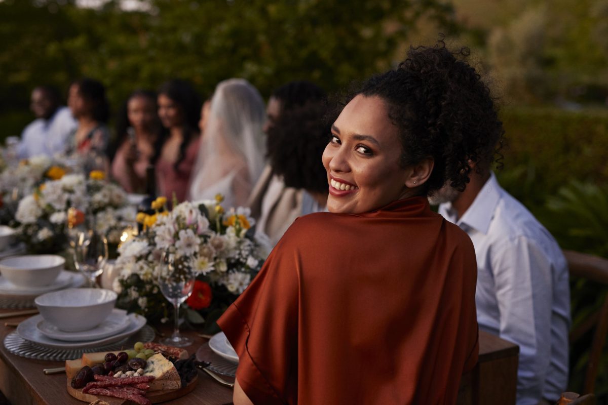 Single at a wedding? This is the one thing you must not do