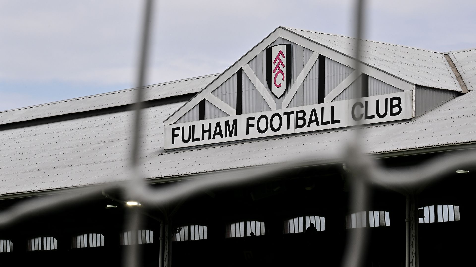 Fulham 1-1 Everton: Live & How to Watch | Mykolenko deflected shot ...