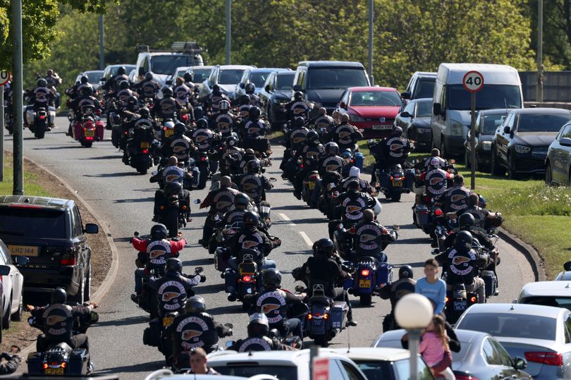 See over 1,000 bikers lead procession in moving goodbye to loving dad ...