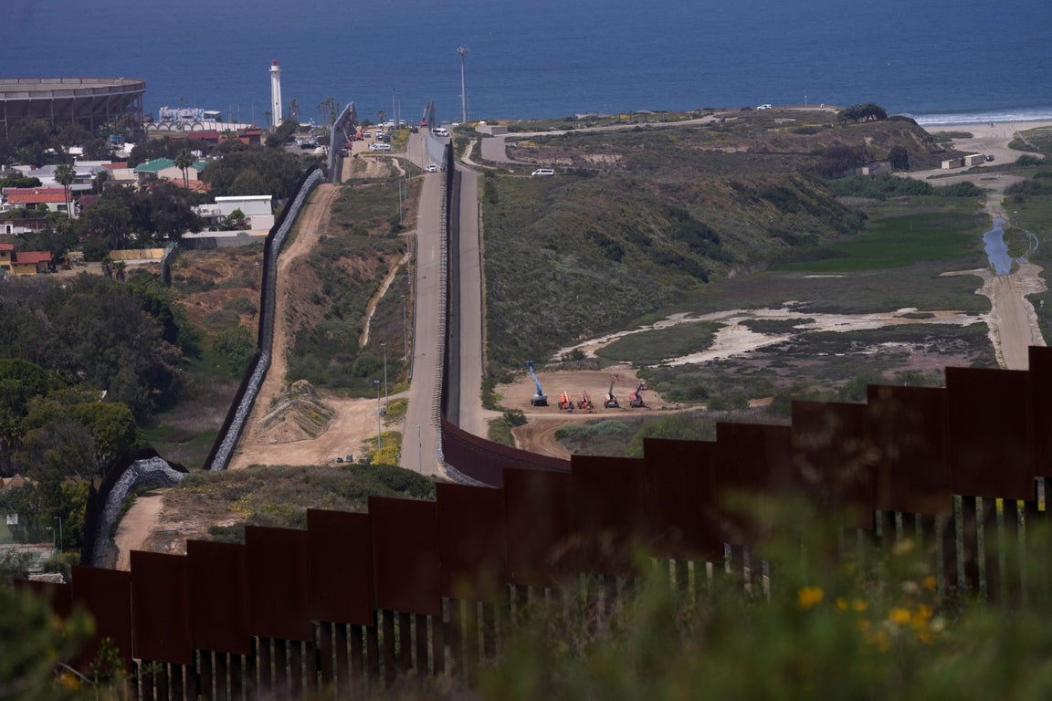 Riveting photos from the U.S.-Mexico border, surrounding areas