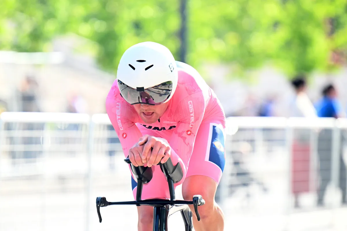 Pedersen waarschuwt Roglic: ‘Ik hoop dat hij geniet van de trui, maar hopelijk pak ik hem morgen ...