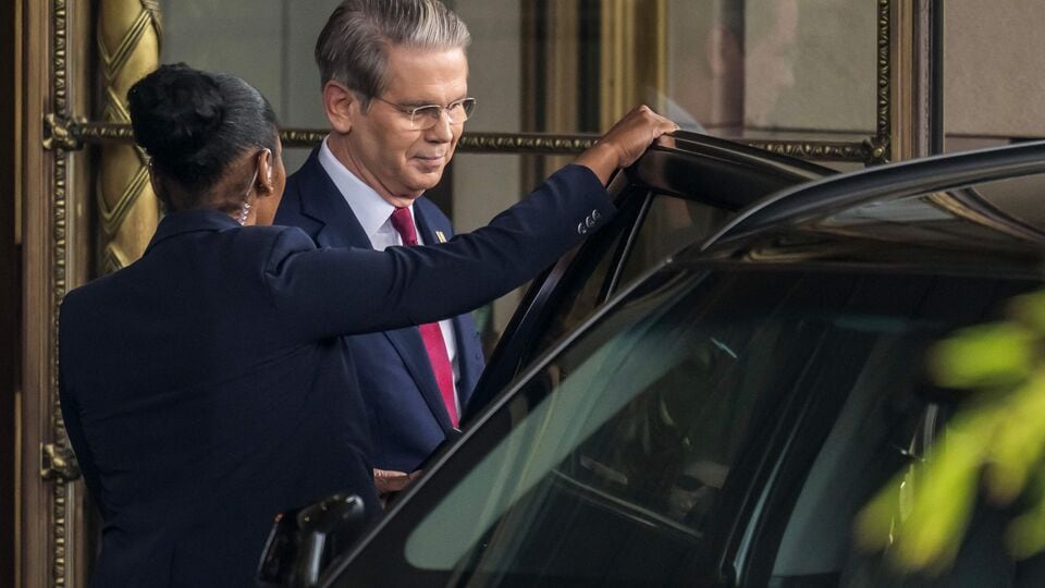 US-China begin crucial talks in Geneva in bid to ease tariff tensions