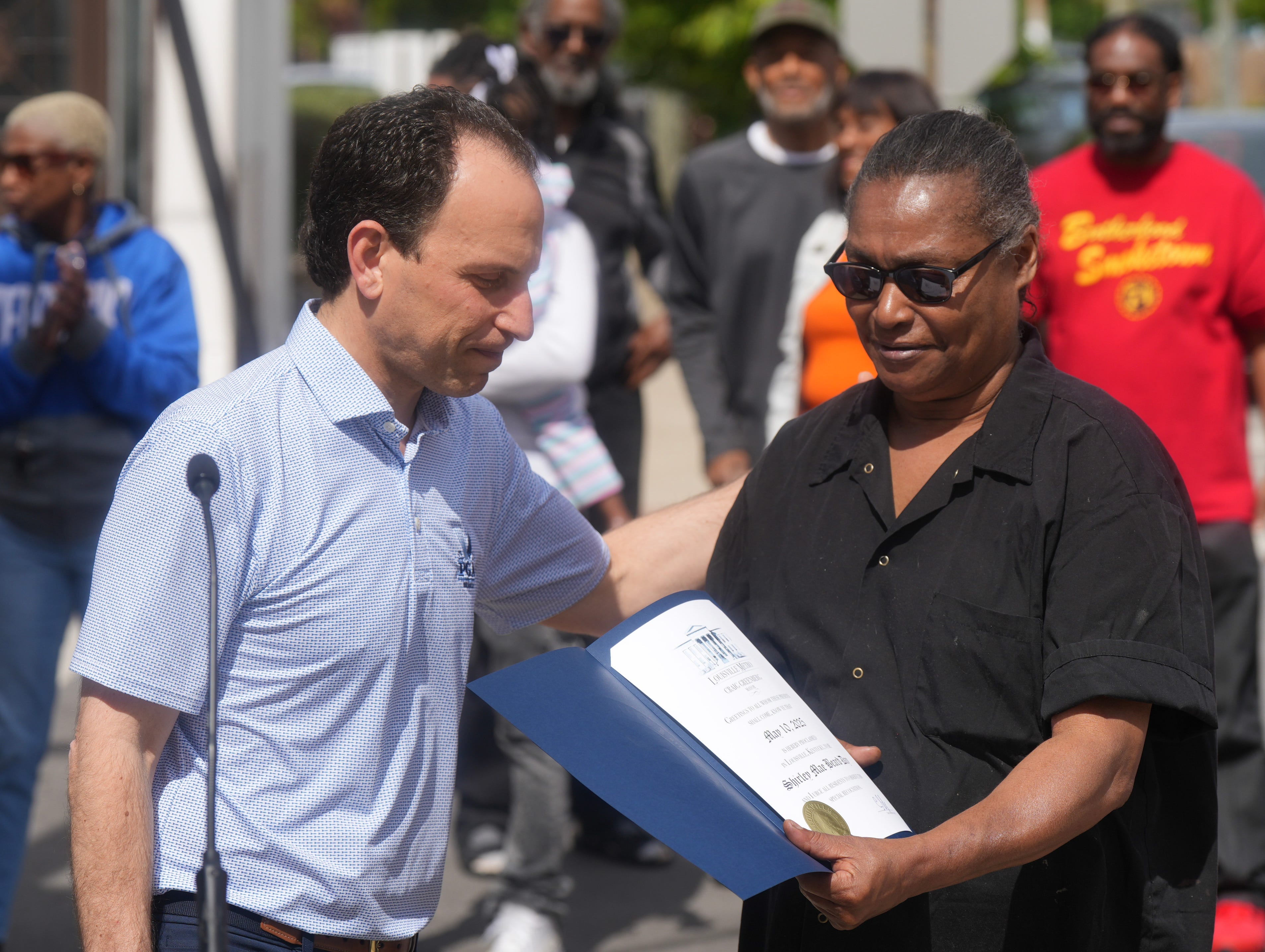 Louisville officials honor Shirley Mae Beard with sign unveiling in ...