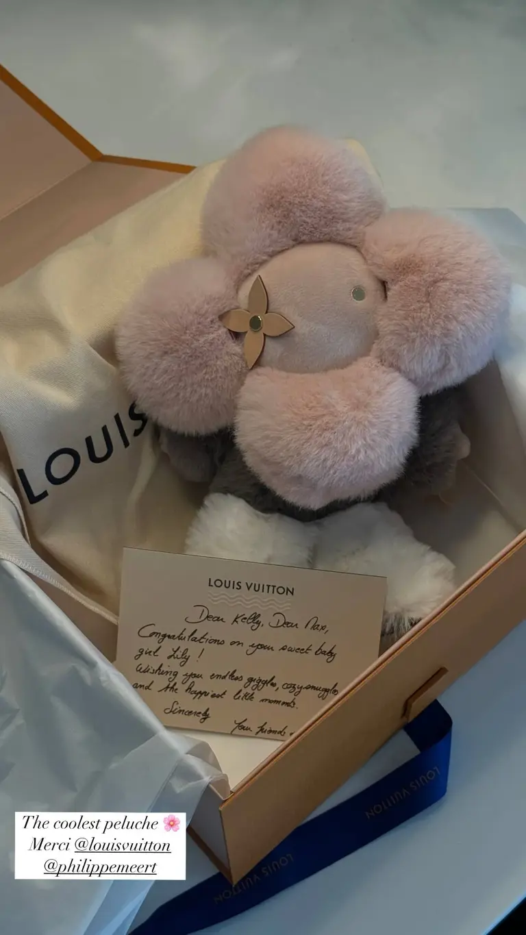 Kelly Piquet and baby Lily spoiled with expensive gifts