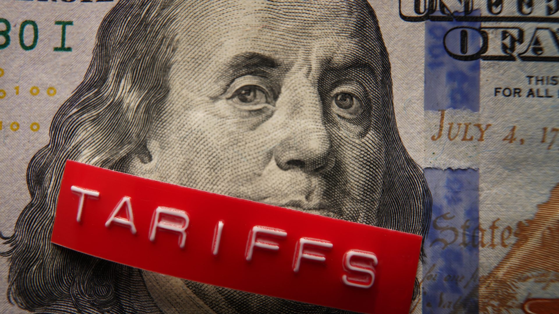 75% of Americans Say Trump’s Tariffs Benefit the Wealthy: Do Experts Agree?