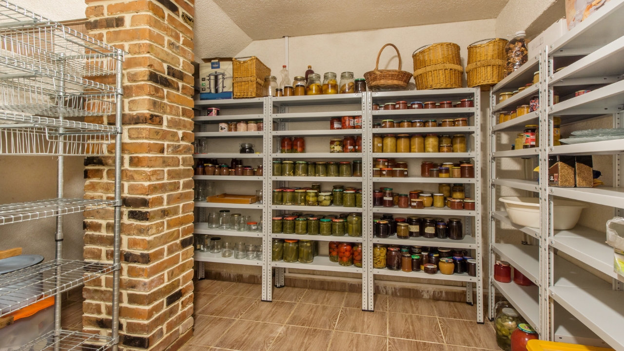7 things that keep our food storage from going to waste