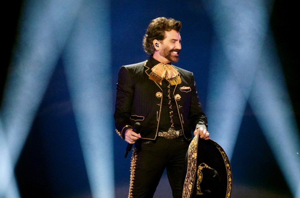 Alejandro Fernández to Donate Concert Proceeds to Texas Flood Victims ...