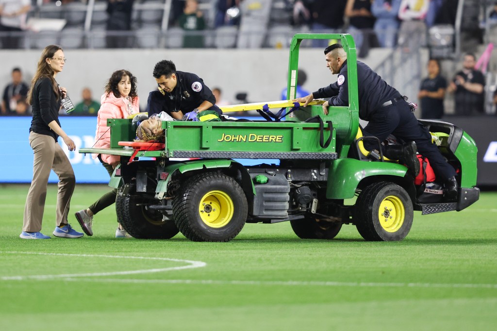 Nwsl Star Savy King Stretchered Off Field After Medical Event In