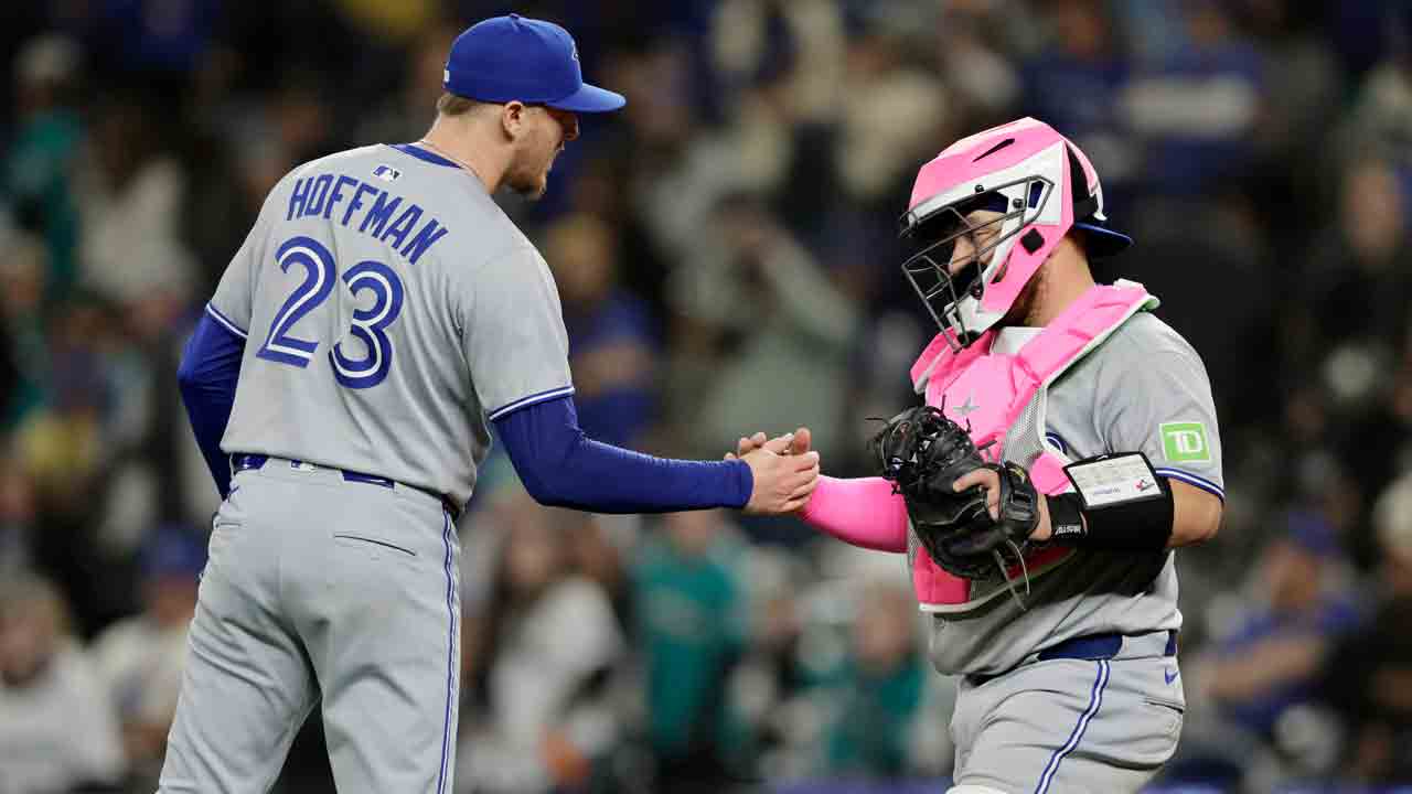 Blue Jays extend win streak with well-rounded effort